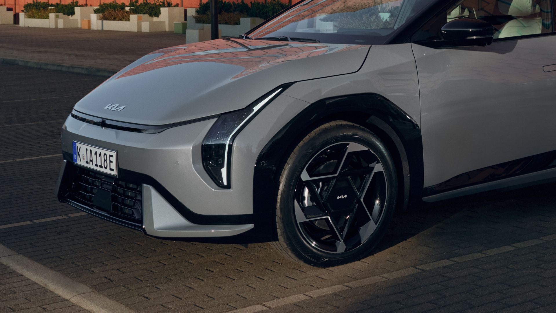 KIA AUTO AS / Modeļi | Jaunie modeļi ar 7 gadu garantiju / EV4